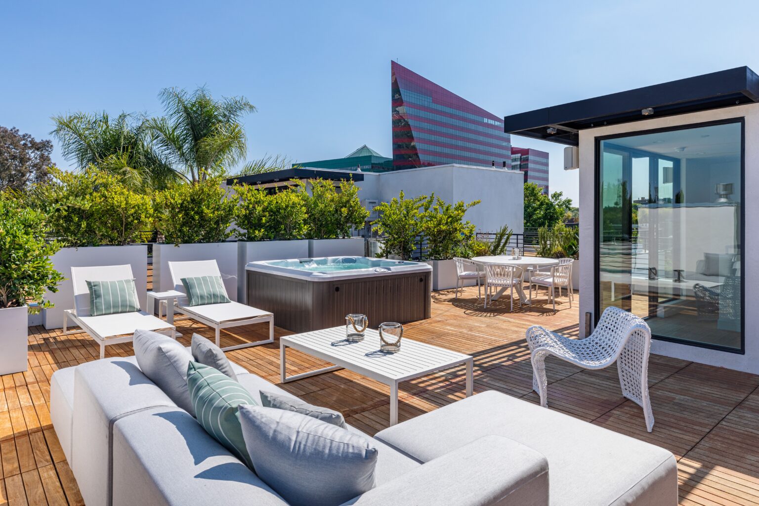 Buyers Guide To Rooftop Planters For Balconies, Roof Gardens ...